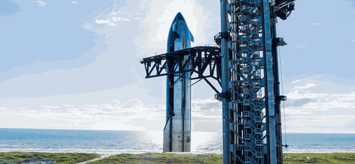 Starship Rolls to the Pad at Starbase for Pre-Flight Testing – Starlink ...