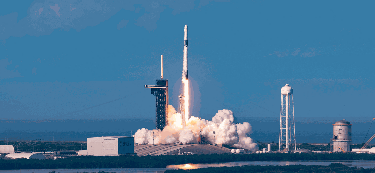 Falcon 9 first stage booster After 22 Flights with SpainSat NG II ...
